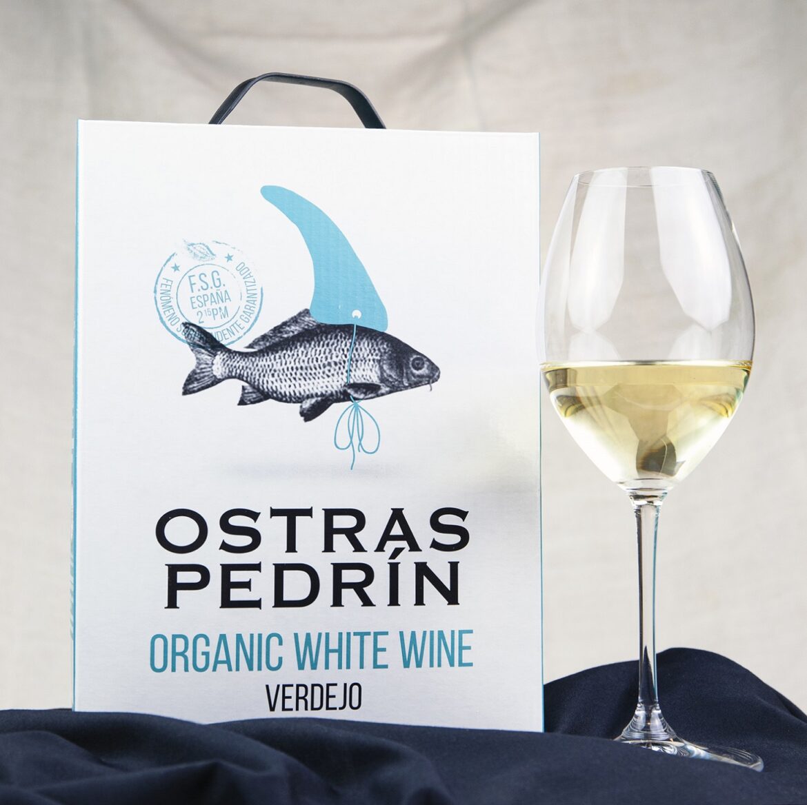 Ekologiska Ostras Pedrín från Spanien – vitt boxvin med ...